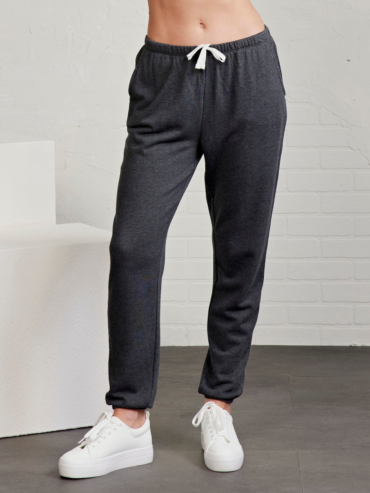 Stadium French Terry Sweatpant Iron Heather – tasc Performance